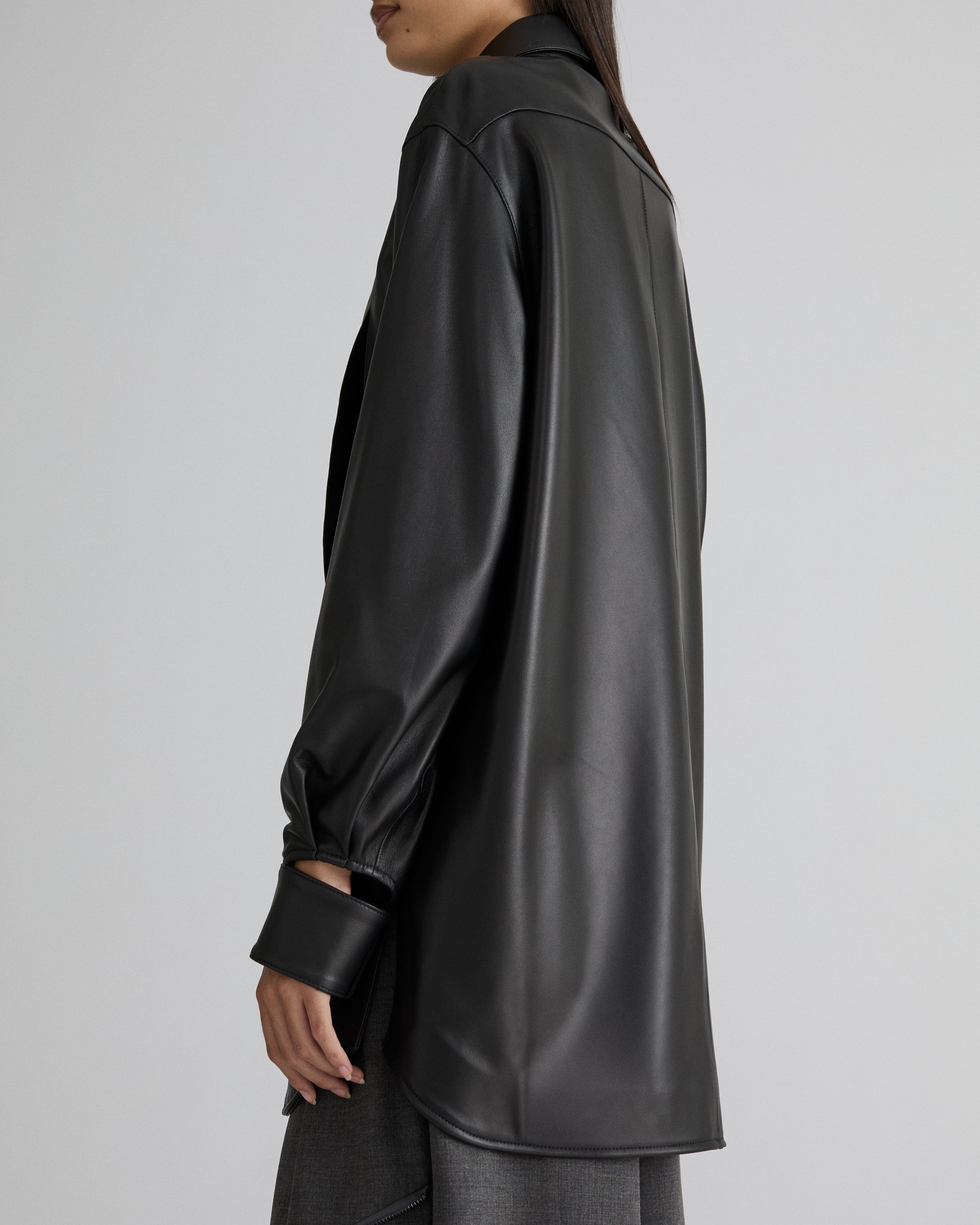 Black Oversized Sheepskin Leather Shirt – ZONA20 Black Oversized Sheepskin Leather Shirt – ZONA20